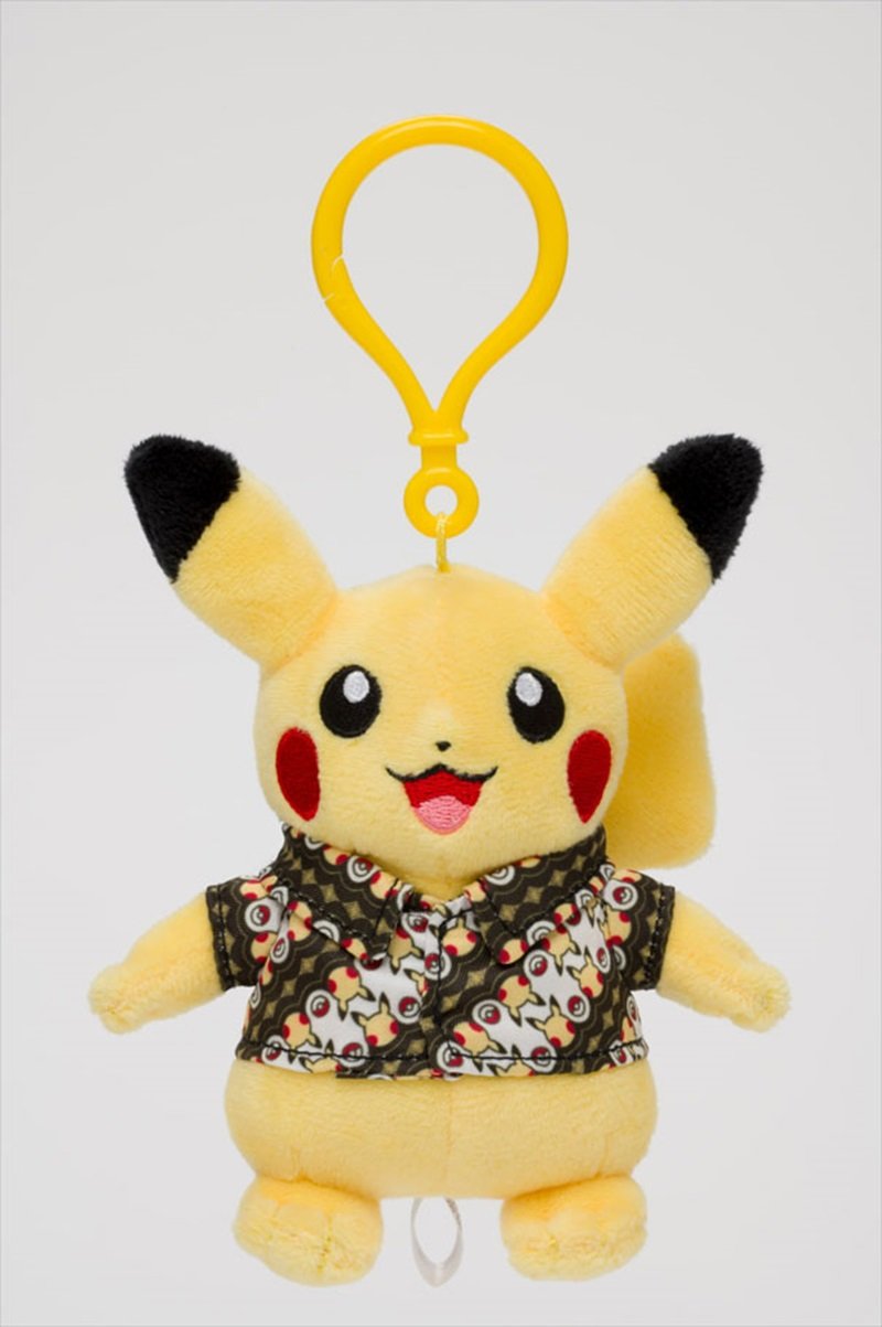 Lucunya Kartu dan Plush Toys Pikachu Batik yang Dipamerkan di Bali ...